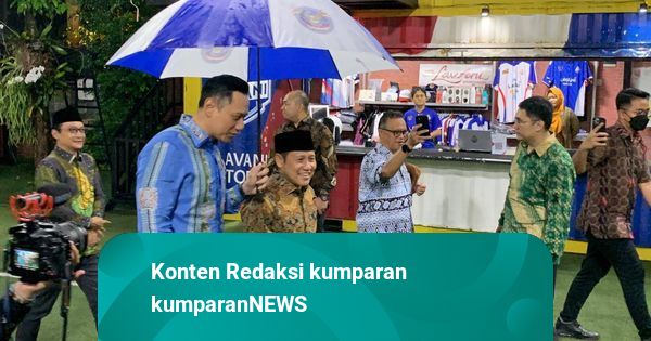 Cak Imin Tiba di Puri Cikeas, Disambut dan Dipayungi AHY | kumparan.com